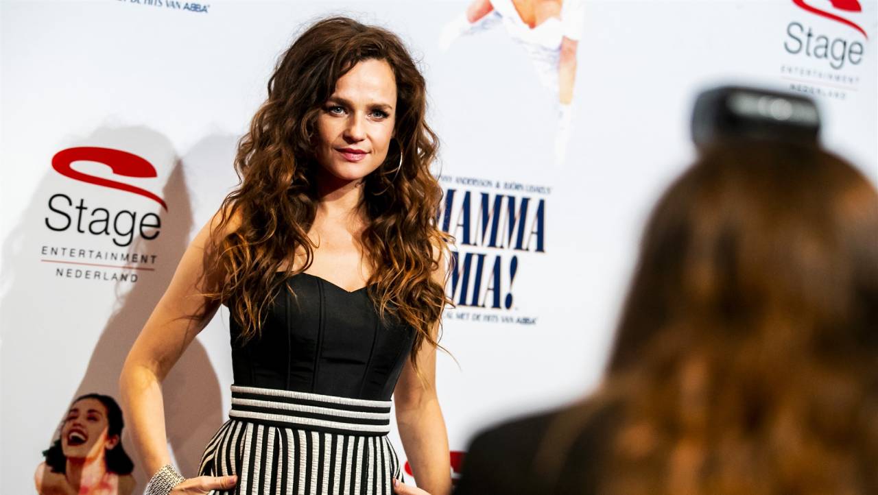 Zangeres en actrice Anna Speller verwacht tweede kindje - TVgids.nl