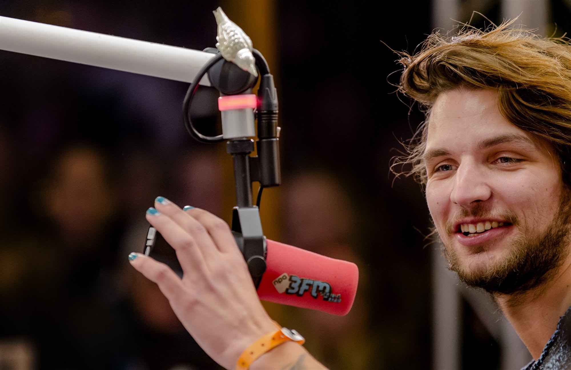 Kaj van der Ree gedumpt door Rode Kruis - TVgids.nl