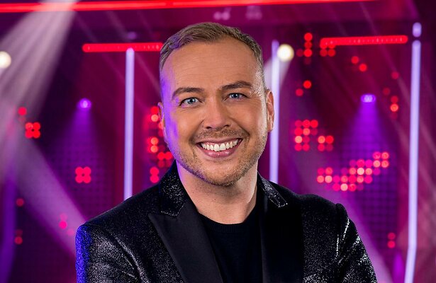 Jamai Loman is tien jaar presentator: 'Het liefst wil ik onzichtbaar ...