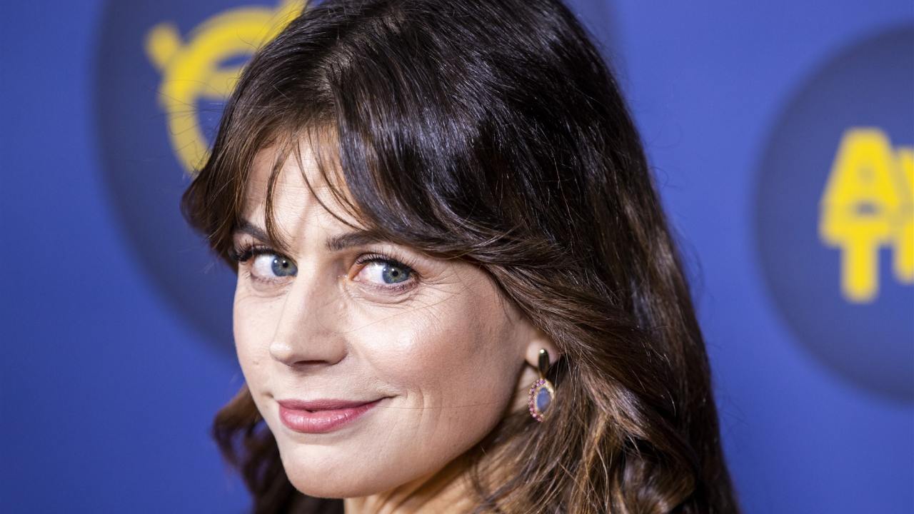 Elise Schaap moet accenten eigen maken in RTL4-programma Blablabla Met ...