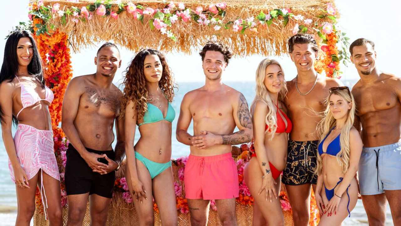 MTV stelt de acht Originals voor van Ex On The Beach: Double Dutch 2023 - TVgids.nl