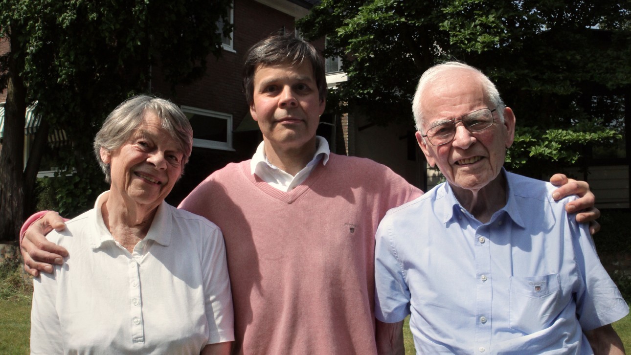 Zo beleefde Kees Momma de fotoshoot voor zijn documentaire Kees Vliegt ...