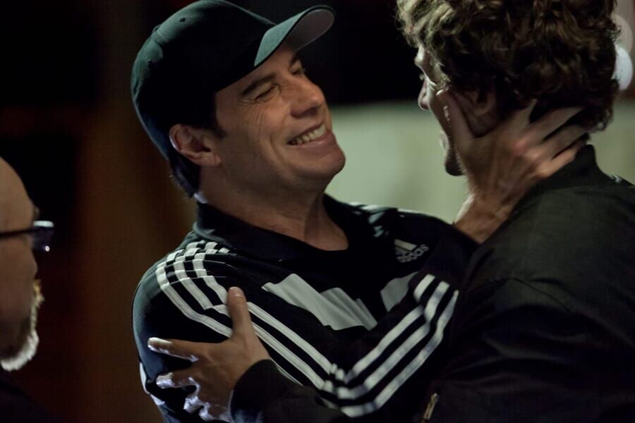 John Travolta als maffiabaas in Criminal Activities - TVgids.nl