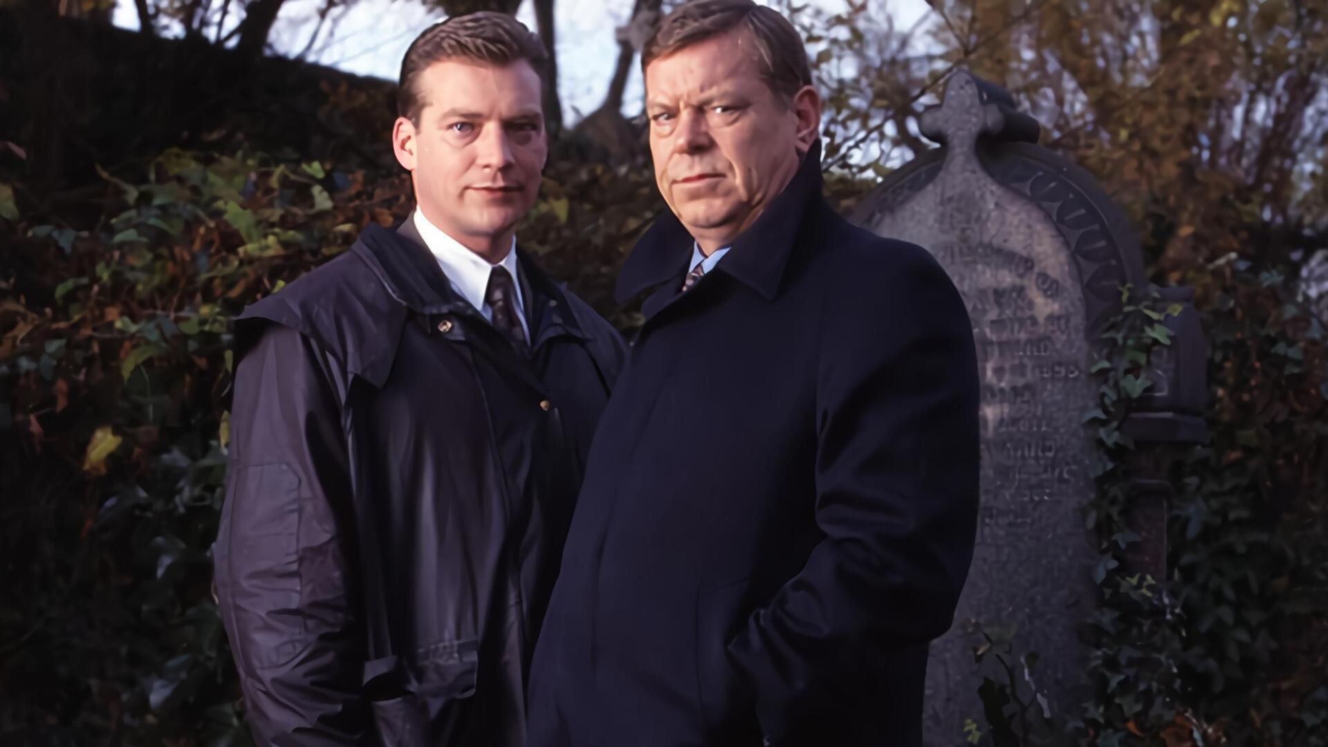 Dalziel and Pascoe vinden een lijk in het bos - TVgids.nl