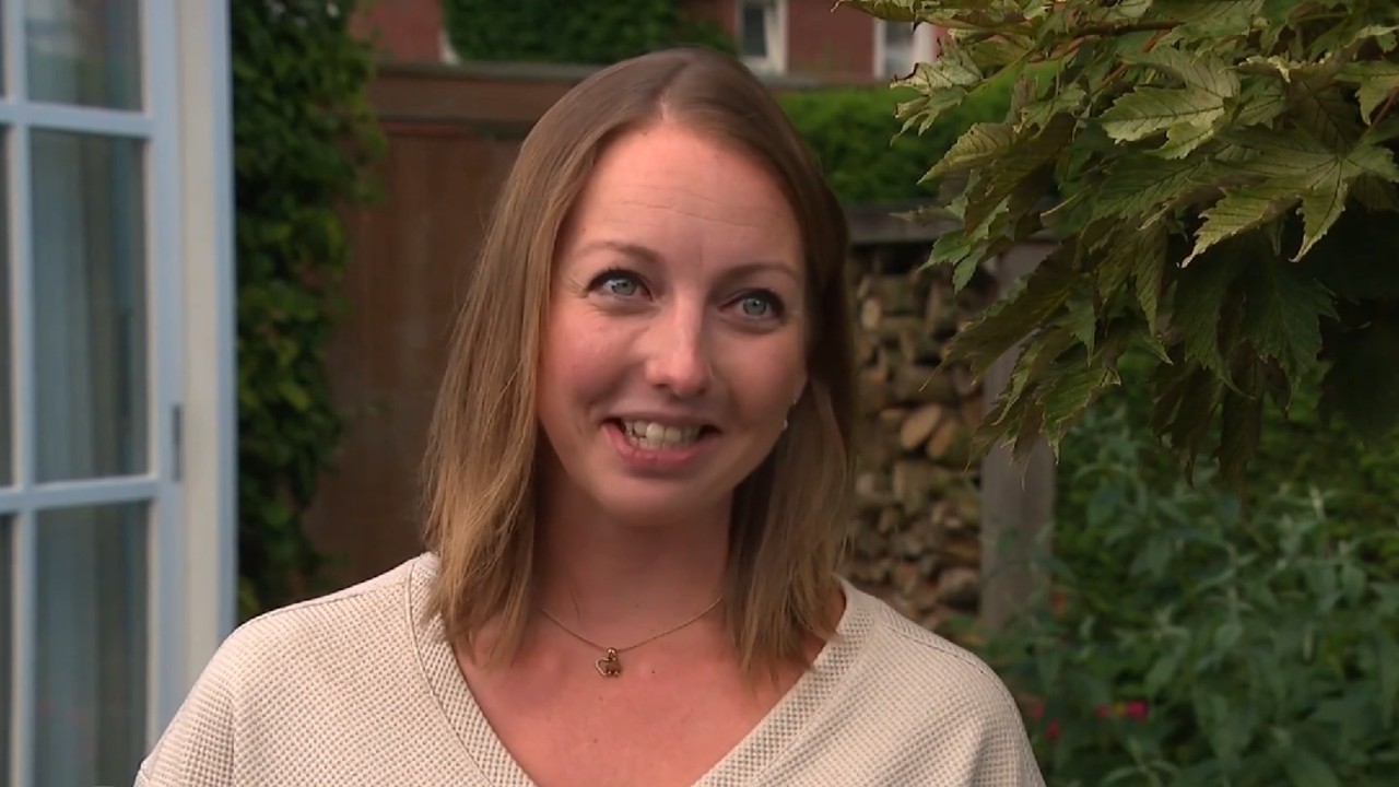 Video: Krijgt Debbie uit B&B Vol Liefde een eigen tv-programma? - TVgids.nl