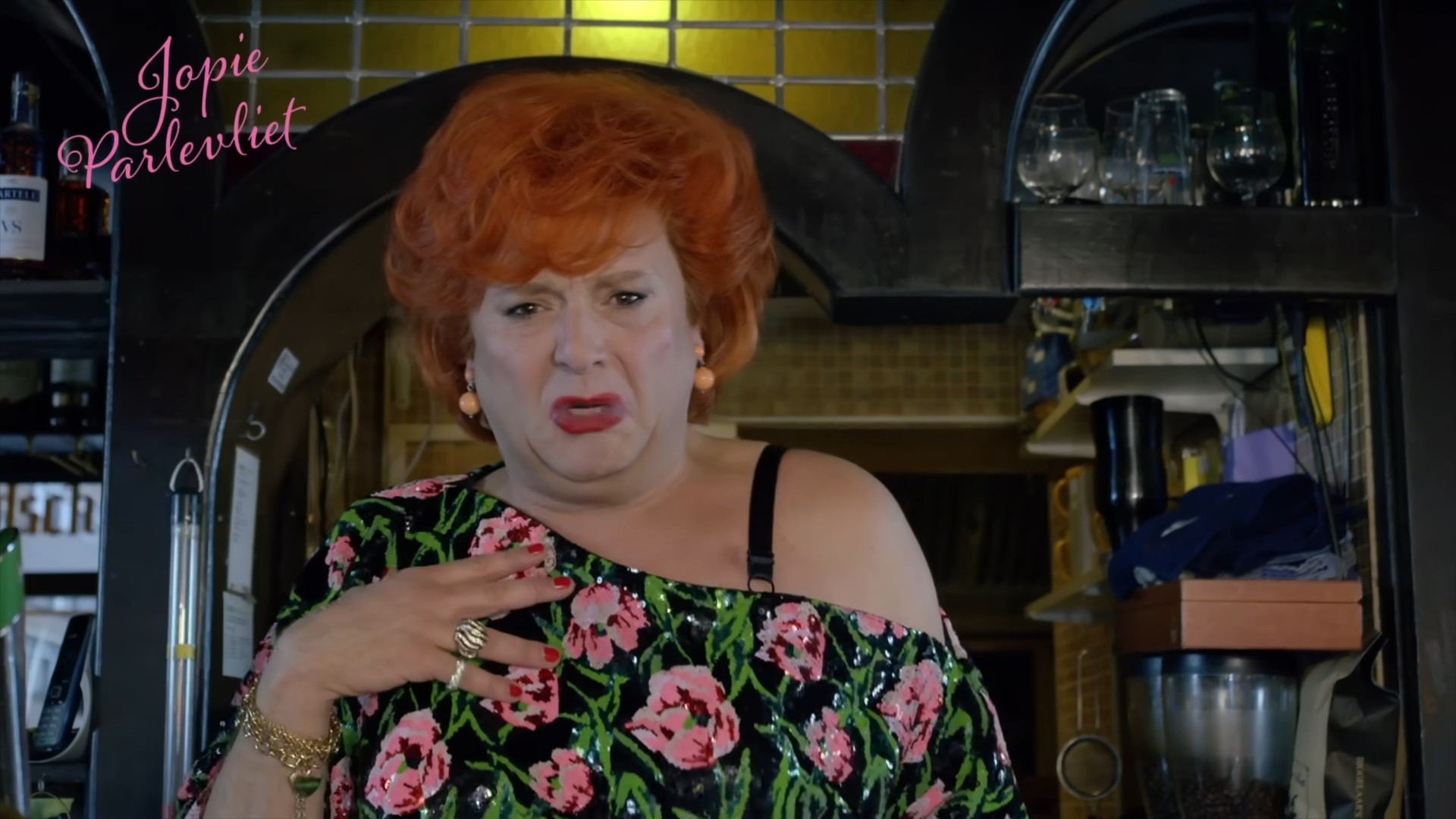 Zien: Jopie Parlevliet maakt anti-kinderlied voor carnaval - TVgids.nl