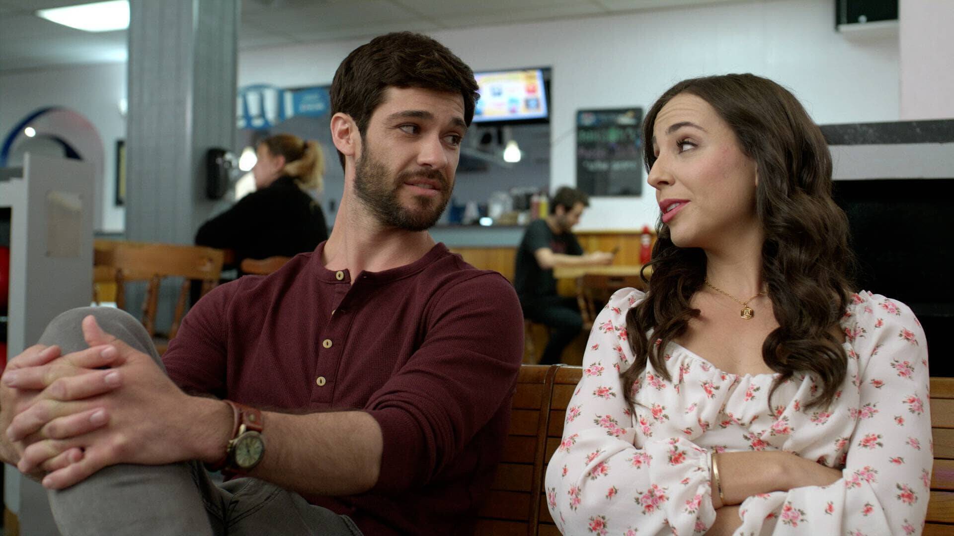 Skye Coyne en Travis Laughlin vechten elkaar haast de tent uit in Love ...