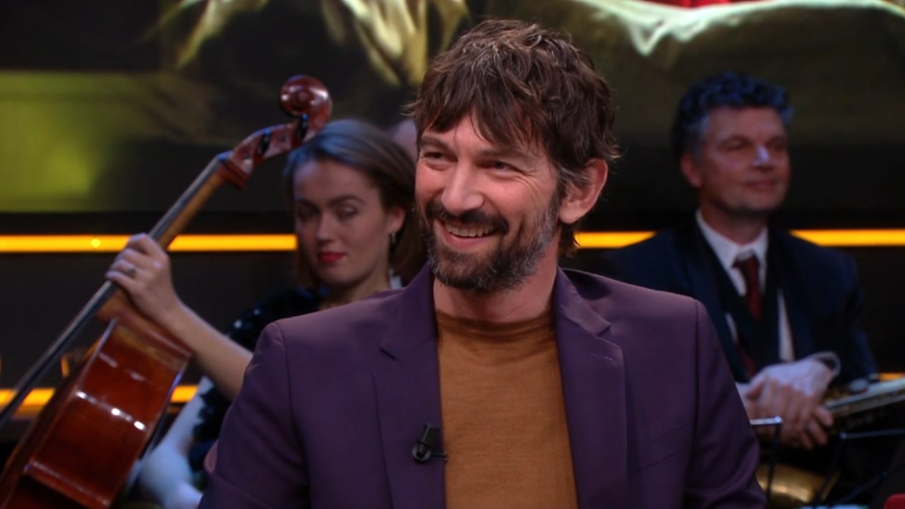 De TV van gisteren: Renze trapt nieuwe reeks af met Michiel Huisman en ...