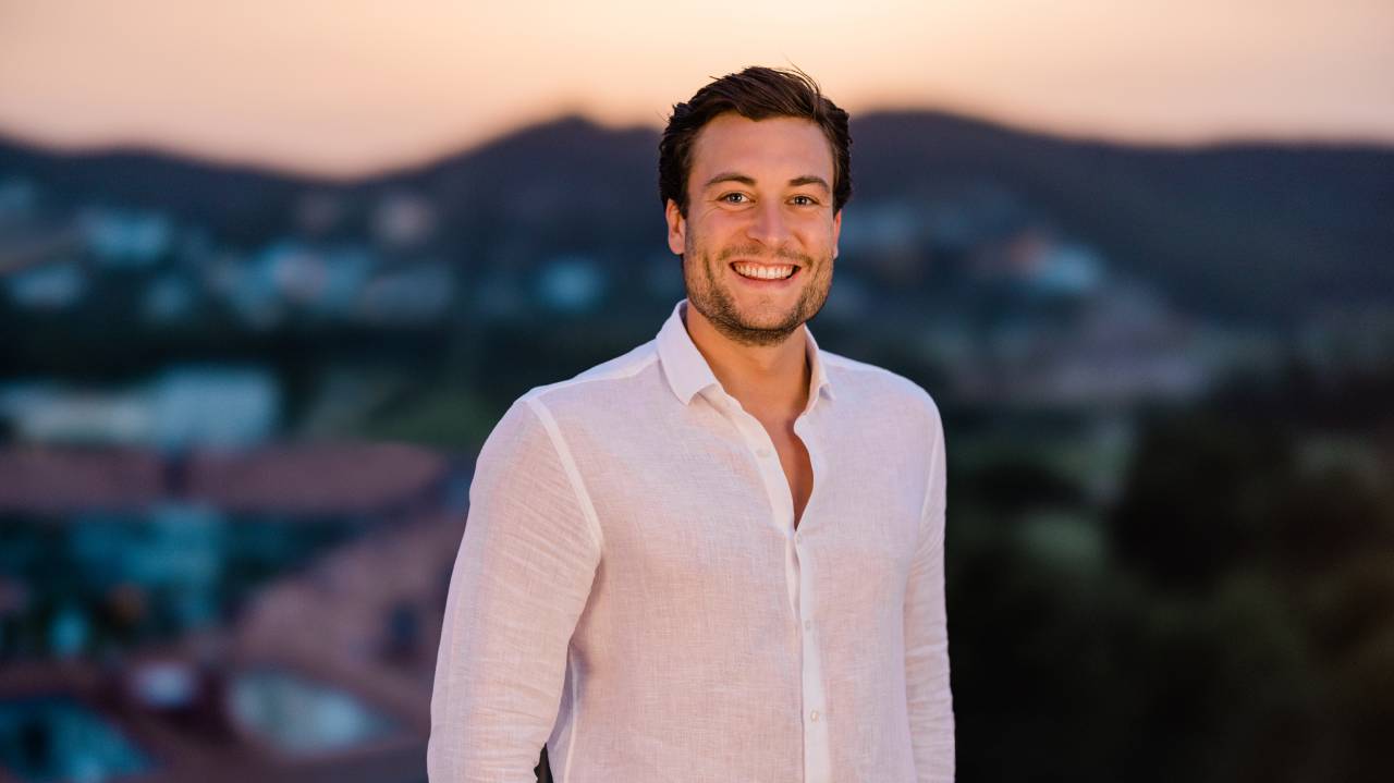 Viktor Verhulst is zich bewust van voordelen van bekende vader - TVgids.nl