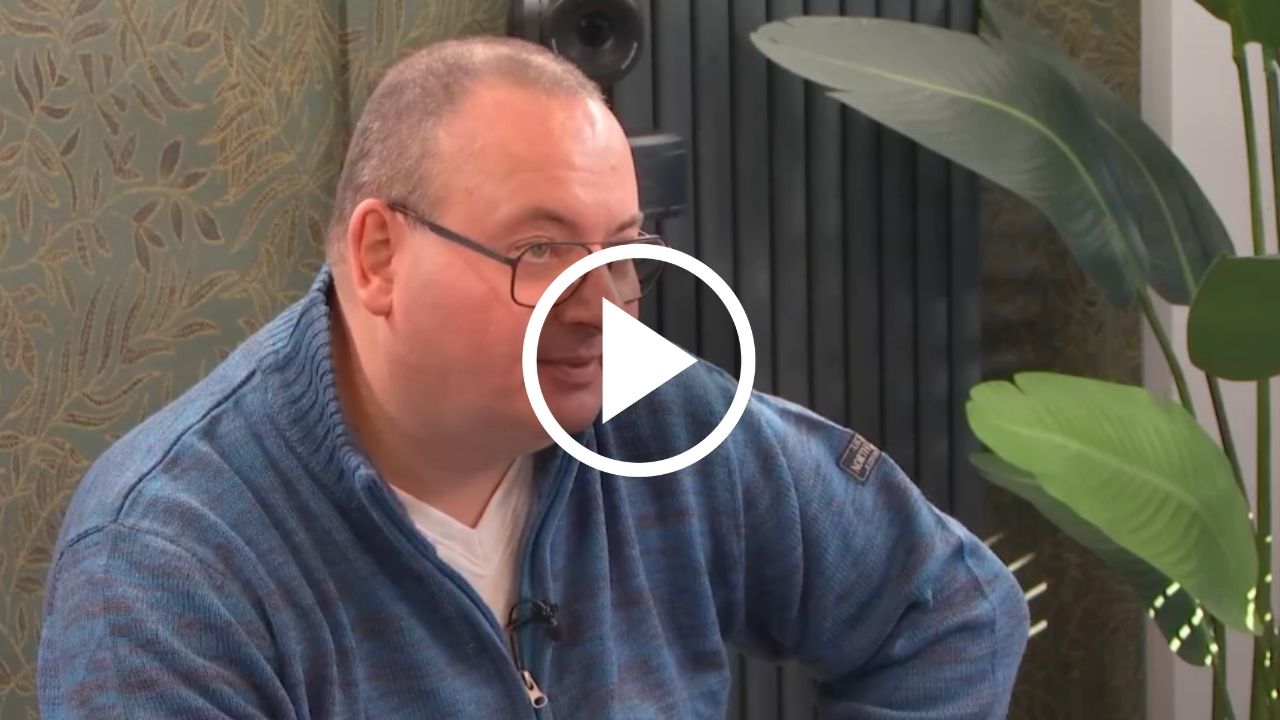 Zien: Ongemakkelijke ontmoeting tussen Gosse en Jolanda in Lang Leve de Liefde - TVgids.nl