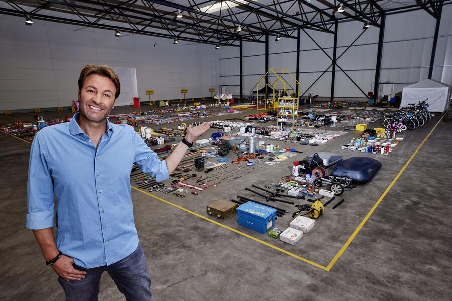 Viktor Brand reist af naar Zwolle om een handje te helpen in Je Huis op ...