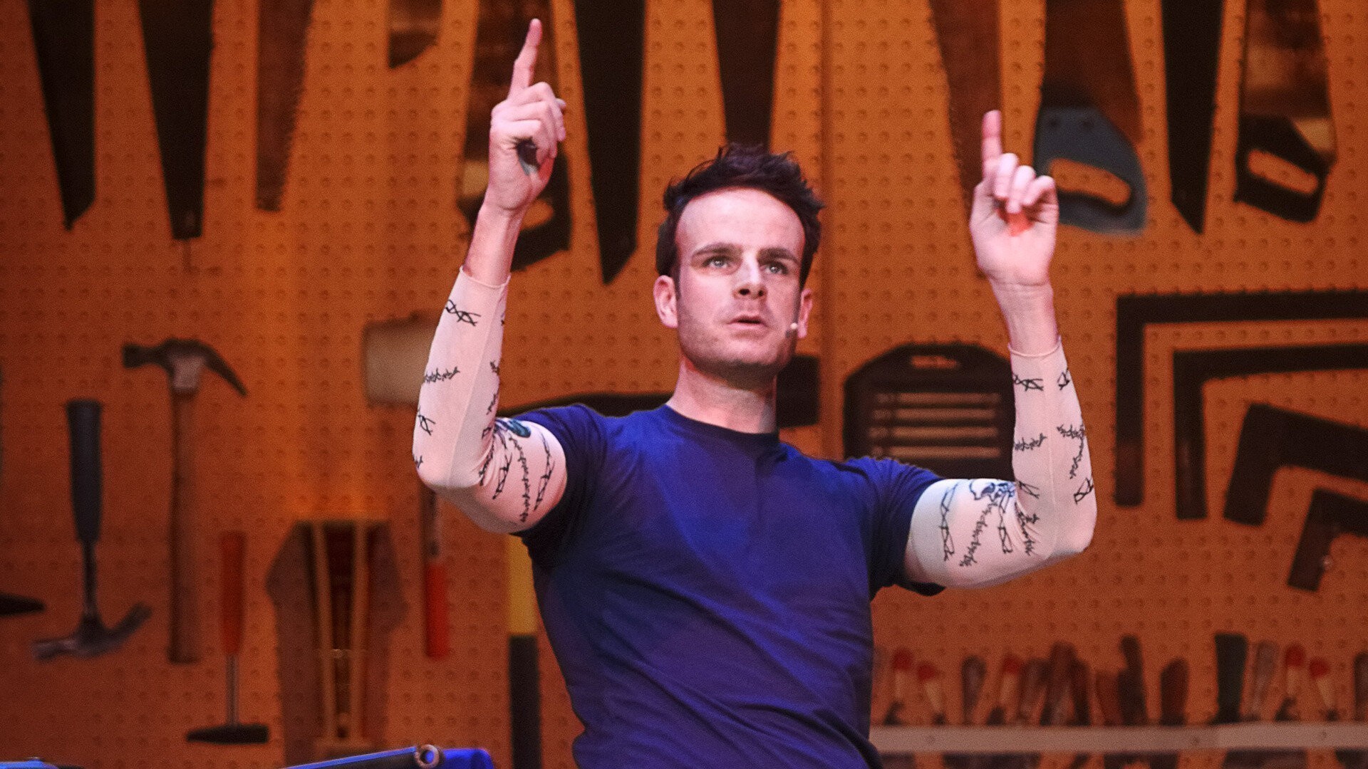 Henry van Loons absurdistische show Sleutelmoment te zien op NPO 3 ...