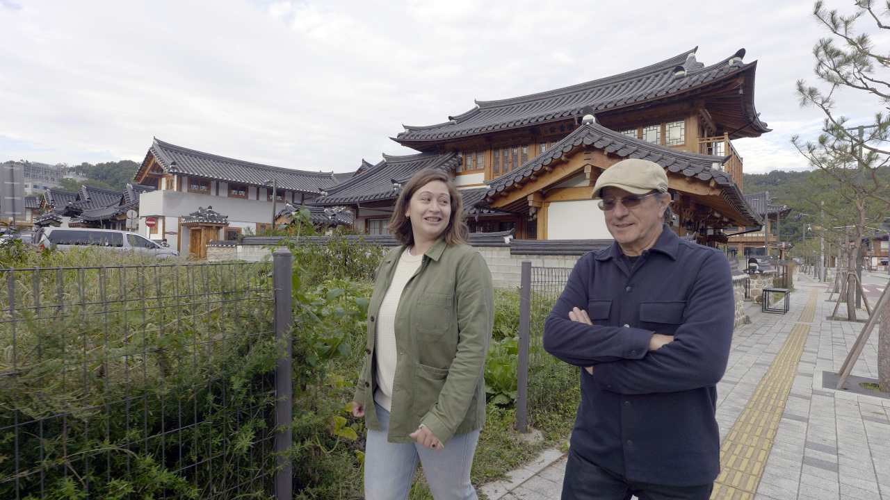 Emma de Thouars en Alain Caron ontdekken Zuid-Korea in vierdelige serie ...