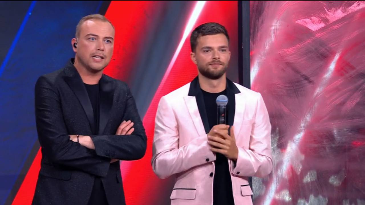 Buddy Vedder voegt zich bij het panel in nieuwe aflevering Secret Duets ...