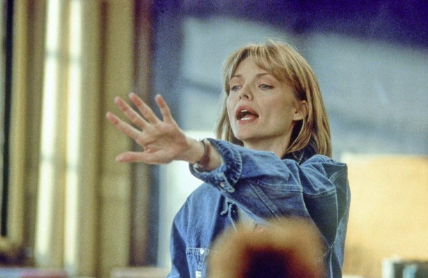 Michelle Pfeiffer geeft les in dramafilm Dangerous Minds - TVgids.nl