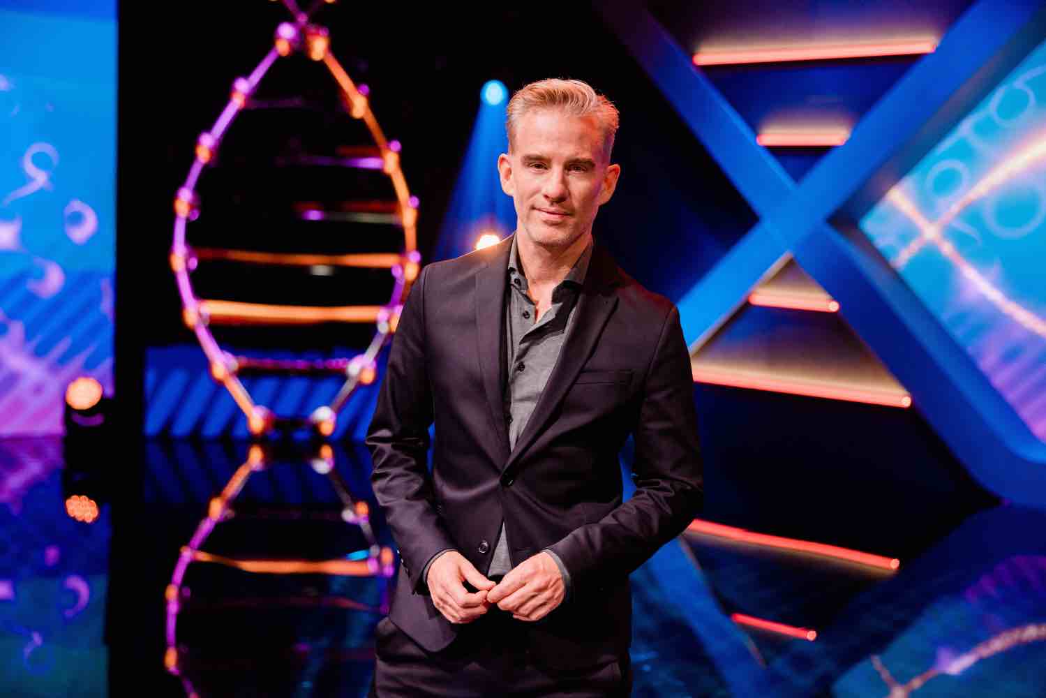 Art Rooijakkers heeft een nieuwe vriendin - TVgids.nl