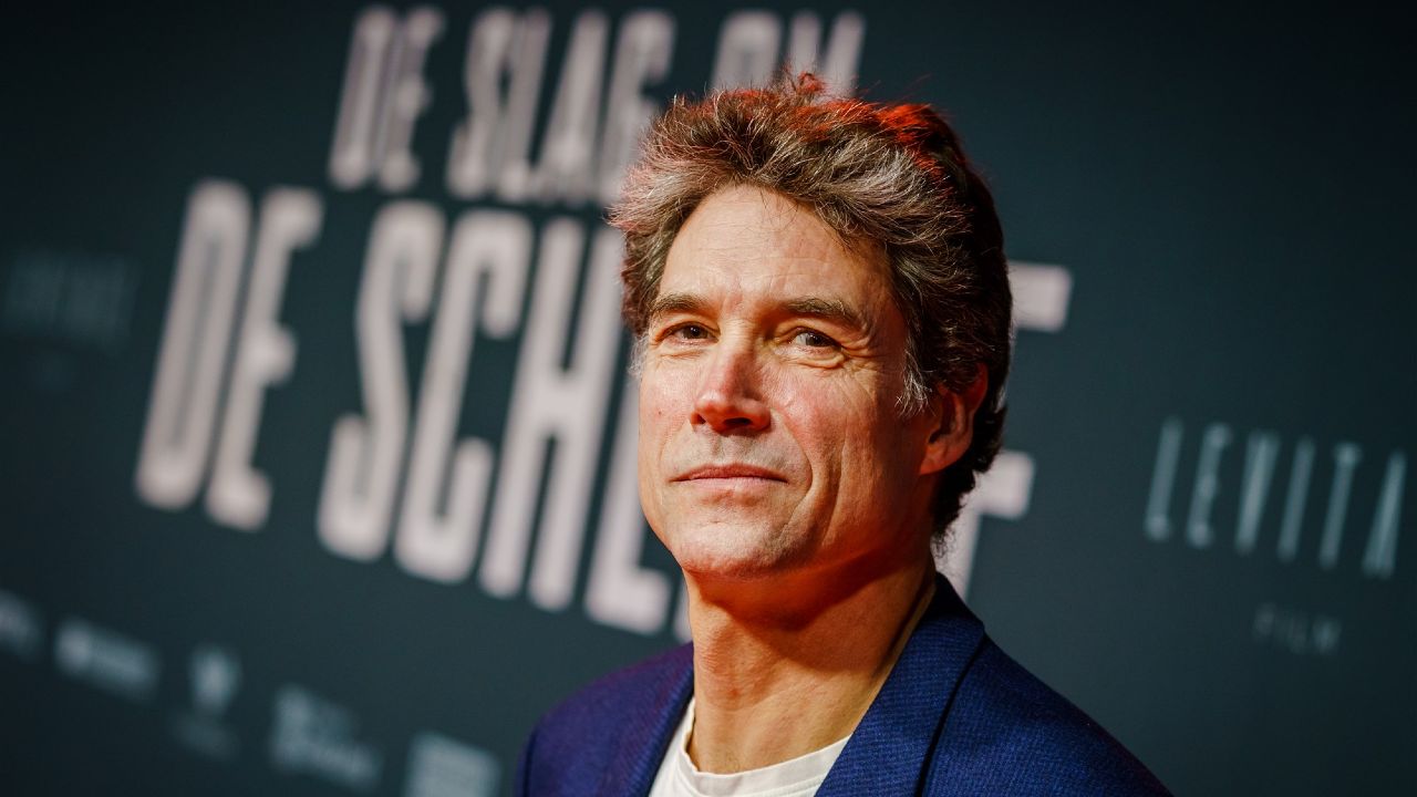 Özcan Akyol wil alles weten van Daniël Boissevain in De Geknipte Gast ...