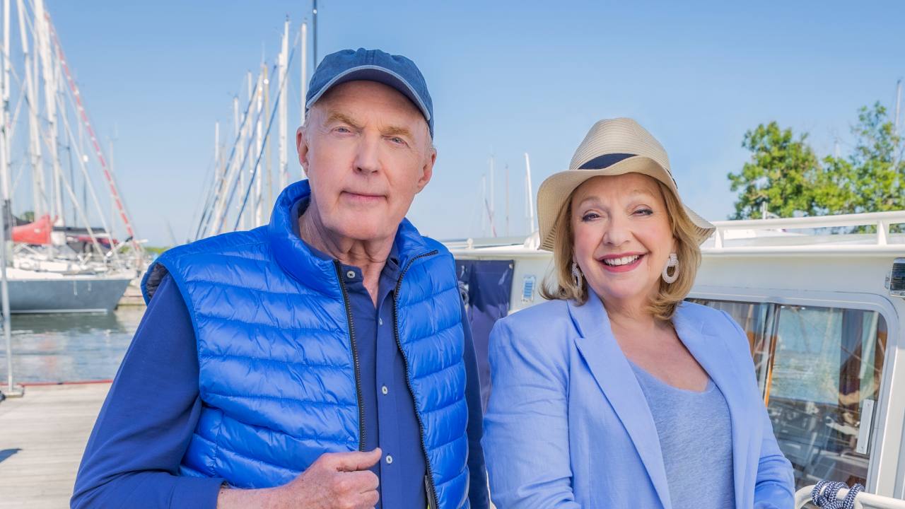 André van Duin zou samen met Janny van der Heijden wel eens aan déze tv ...