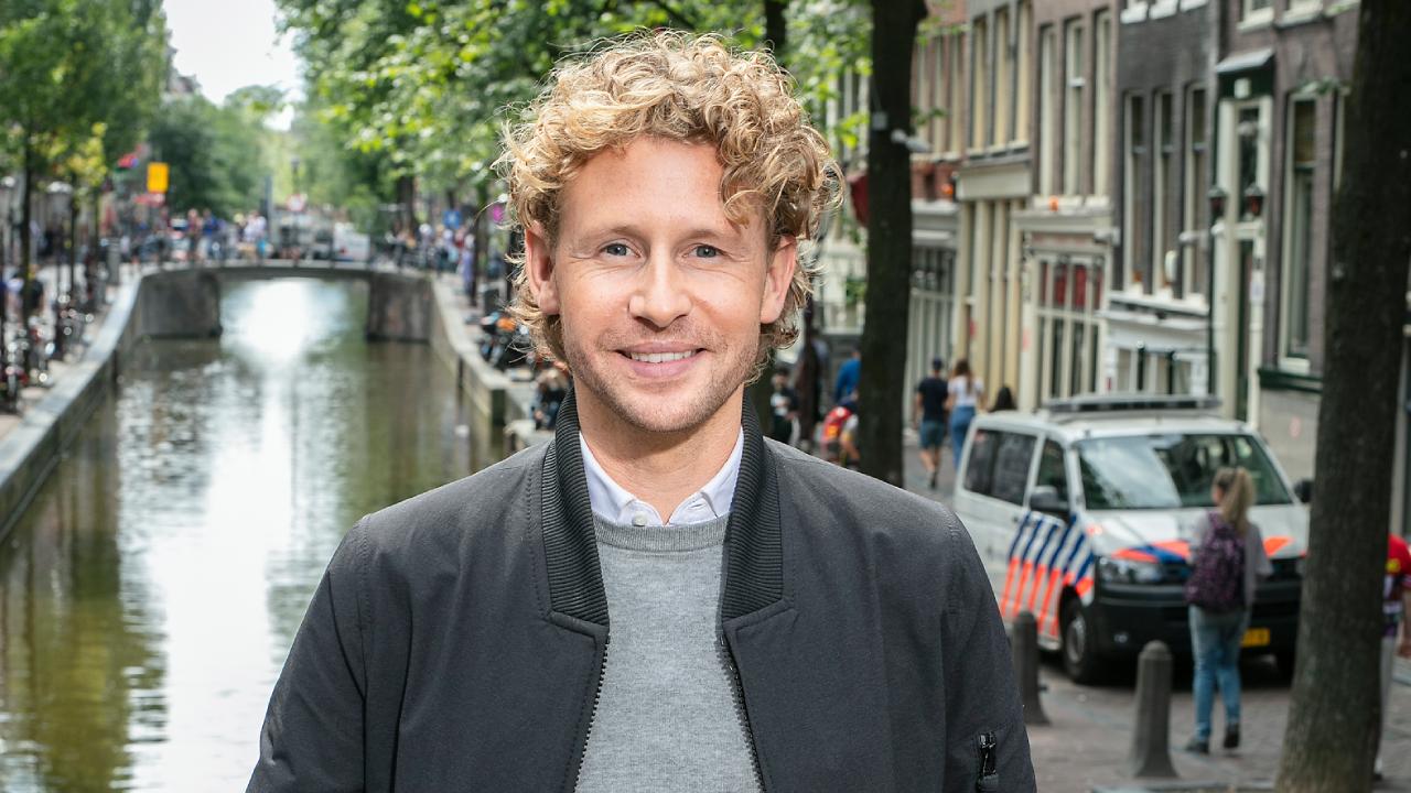 Ewout Genemans loopt mee met de politie in Rotterdam voor nieuw Bureau-seizoen - TVgids.nl