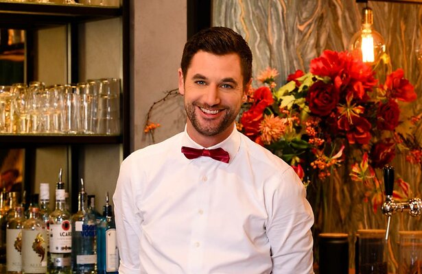 Victor Abeln al zeven jaar barman bij First Dates: 'Soms mismatches ...