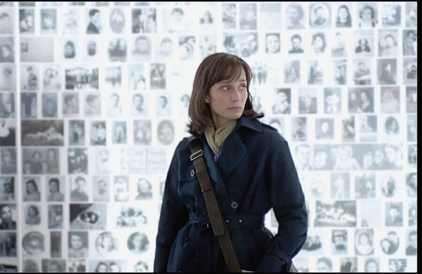 RTL8 zendt de ontroerende oorlogsfilm Haar Naam Was Sarah uit - TVgids.nl