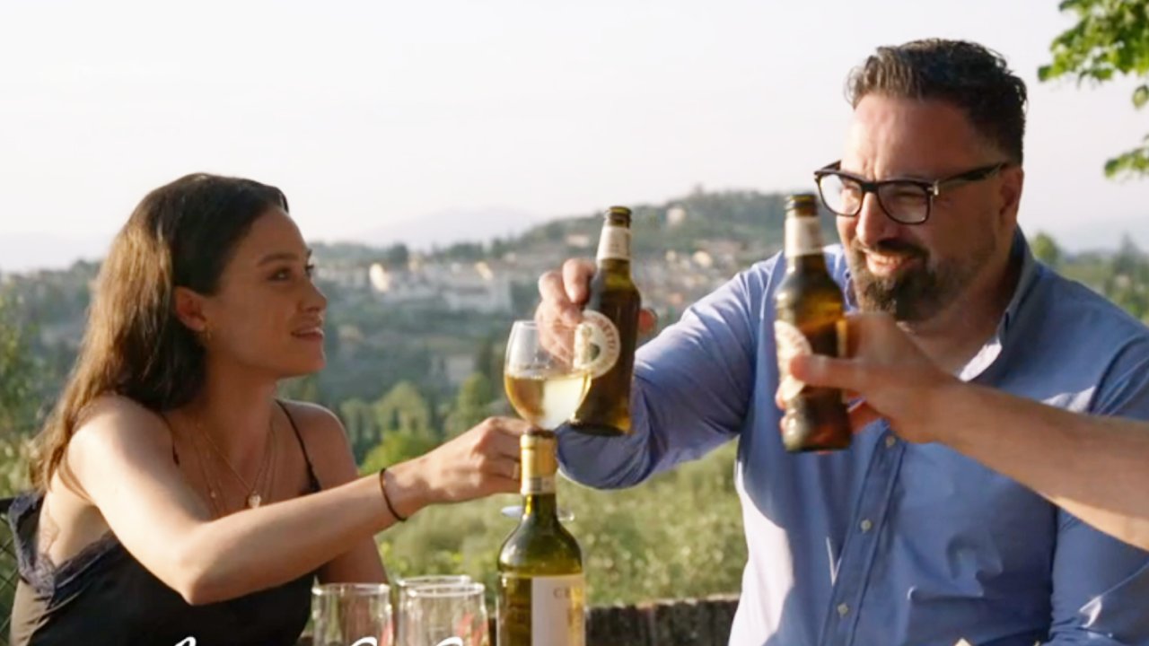 Holly Mae Brood en Sinan Can arriveren in Casa di Beau - TVgids.nl