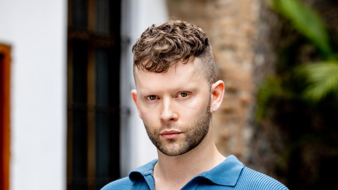 Alle hints en aanwijzingen richting Wie Is de Mol?-deelnemer Justin ...