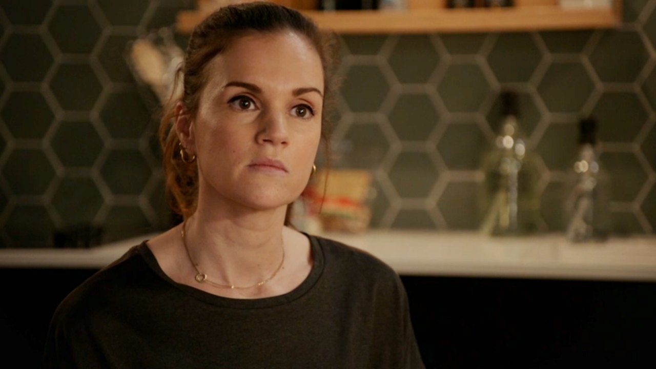 Nina probeert Nola nog eenmaal op andere gedachten te brengen in GTST - TVgids.nl