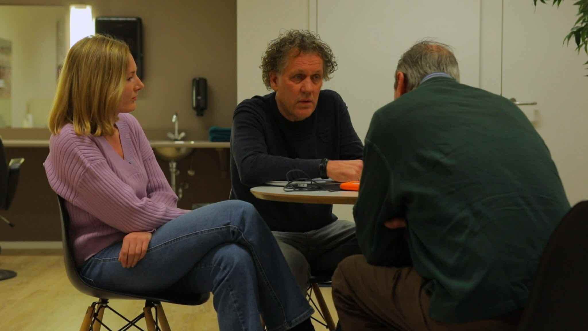 Drama in Oplichters Aangepakt: man wil niet geloven dat hij al 9 jaar ...