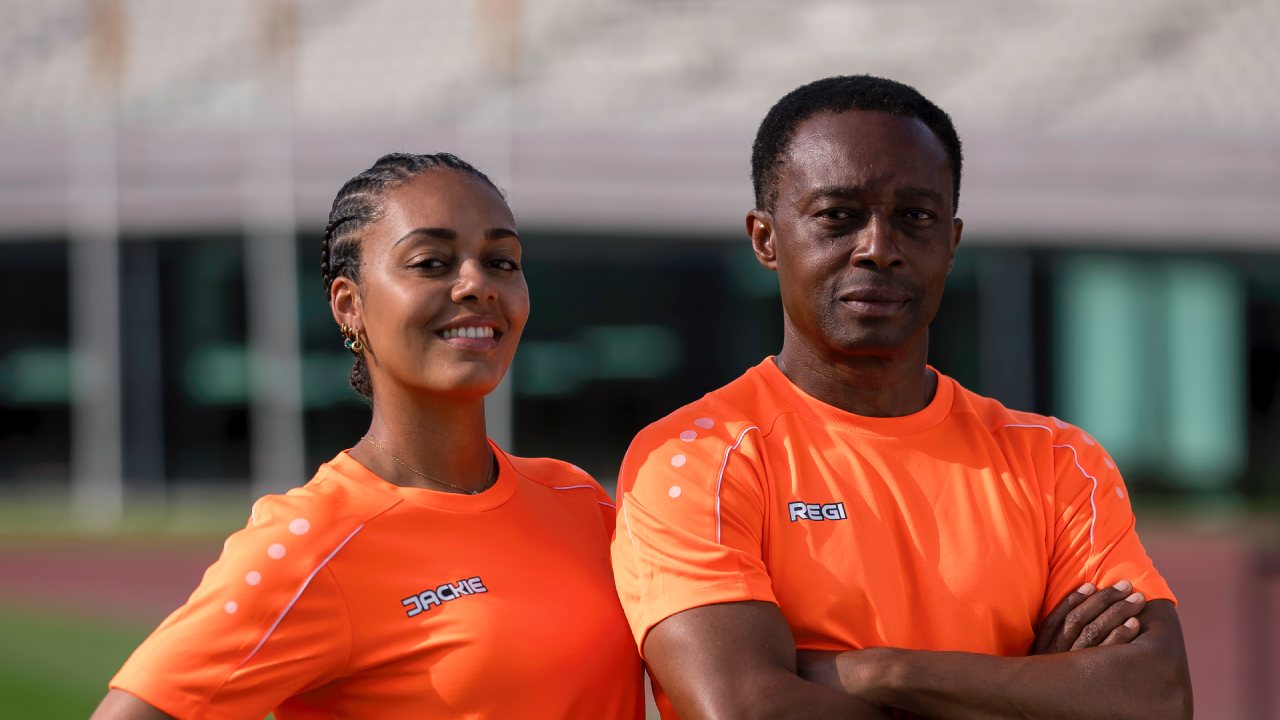 Regi Blinker krijgt het zwaar te verduren in Born Winners - TVgids.nl