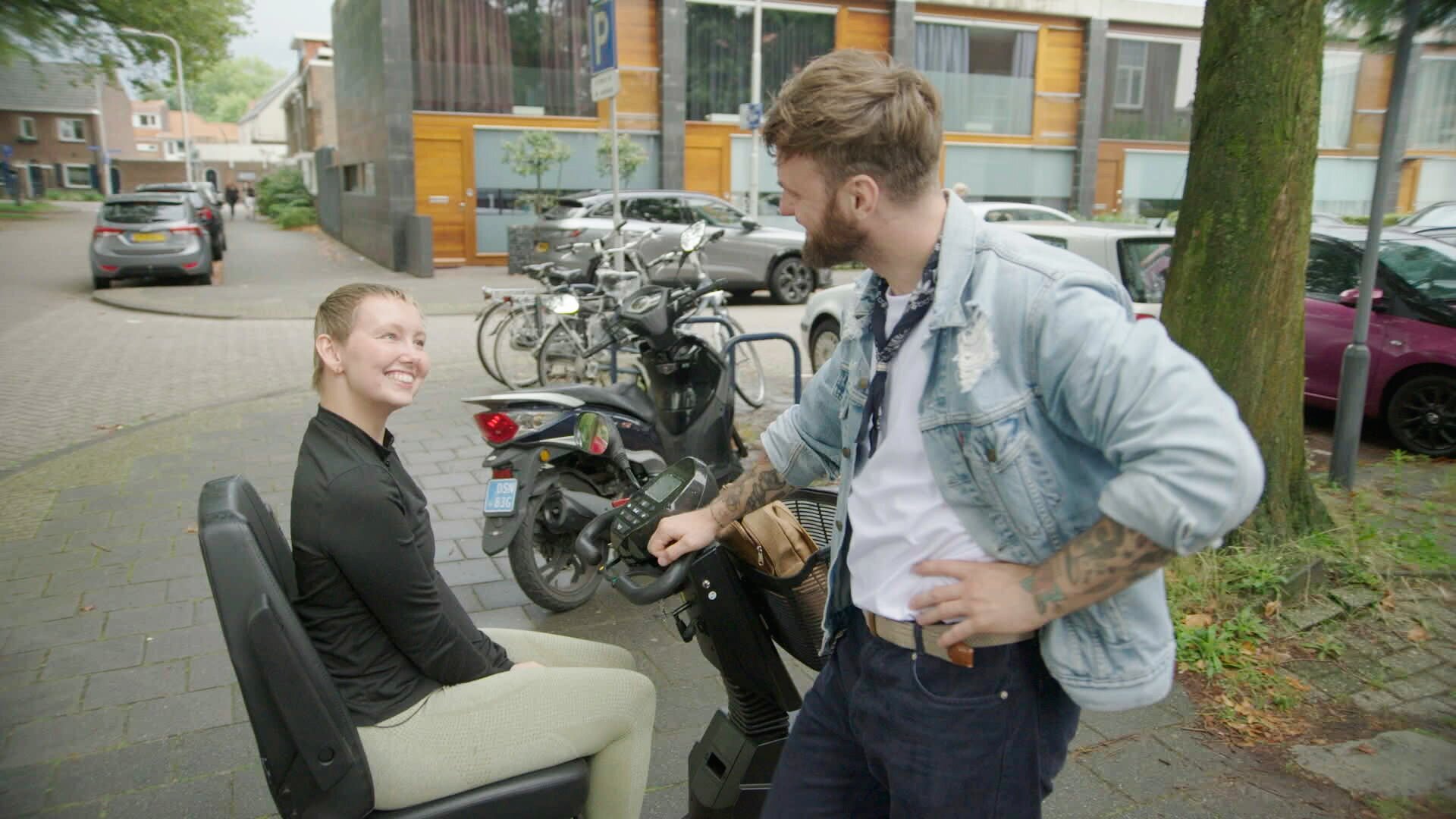 Eva viert toch nog haar 25ste verjaardag in Over Mijn Lijk - TVgids.nl