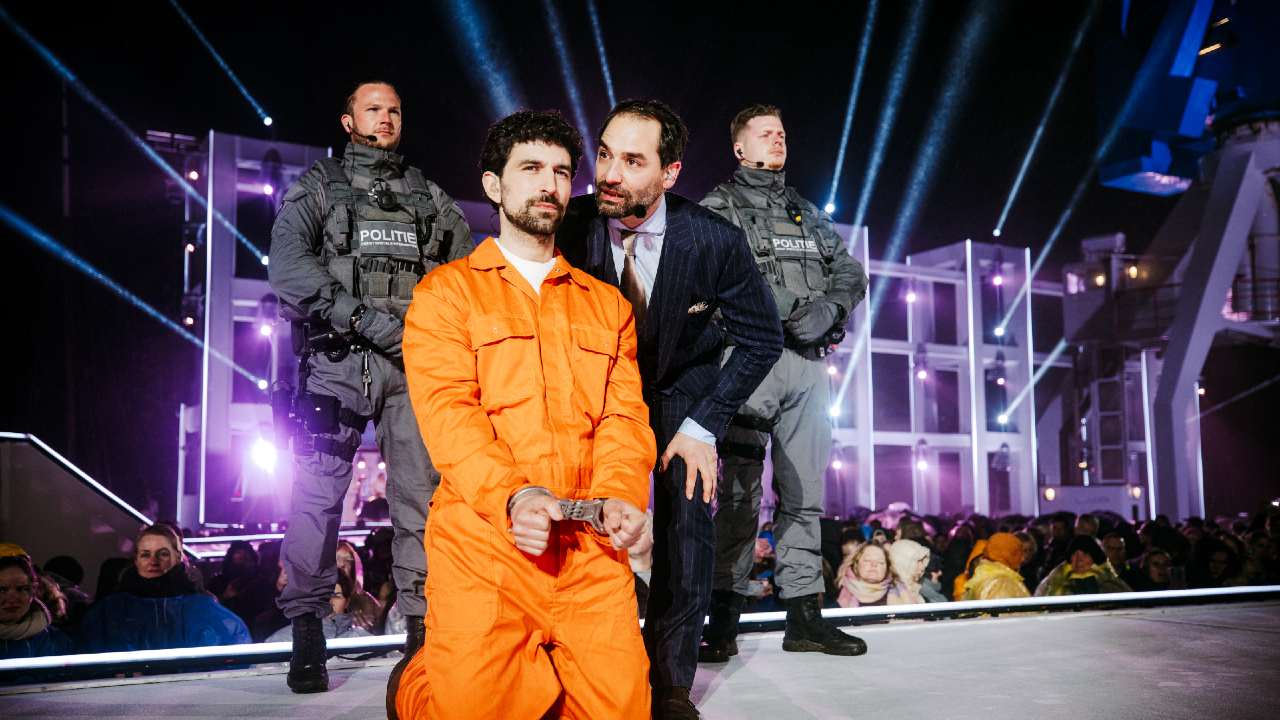 Sinan Eroglu maakt zich op voor The Passion Hemelvaart 2023 - TVgids.nl