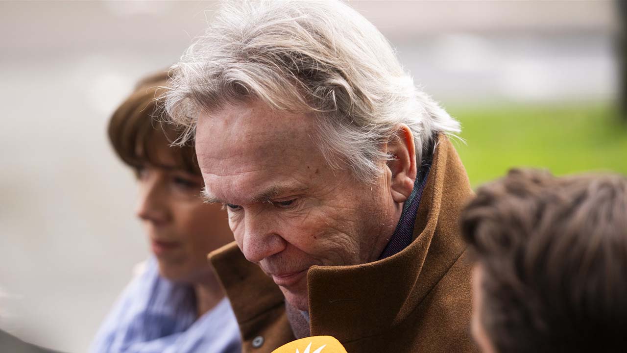 Tom Egbers eist rehabilitatie in kort geding tegen NOS - TVgids.nl