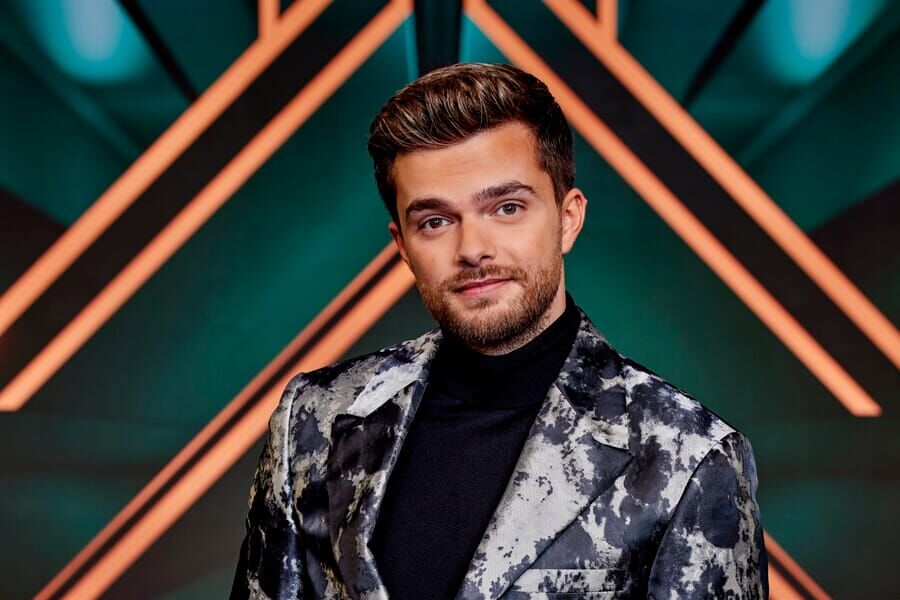 Ontmaskert Buddy Vedder in deze halve finale van The Masked Singer wel ...