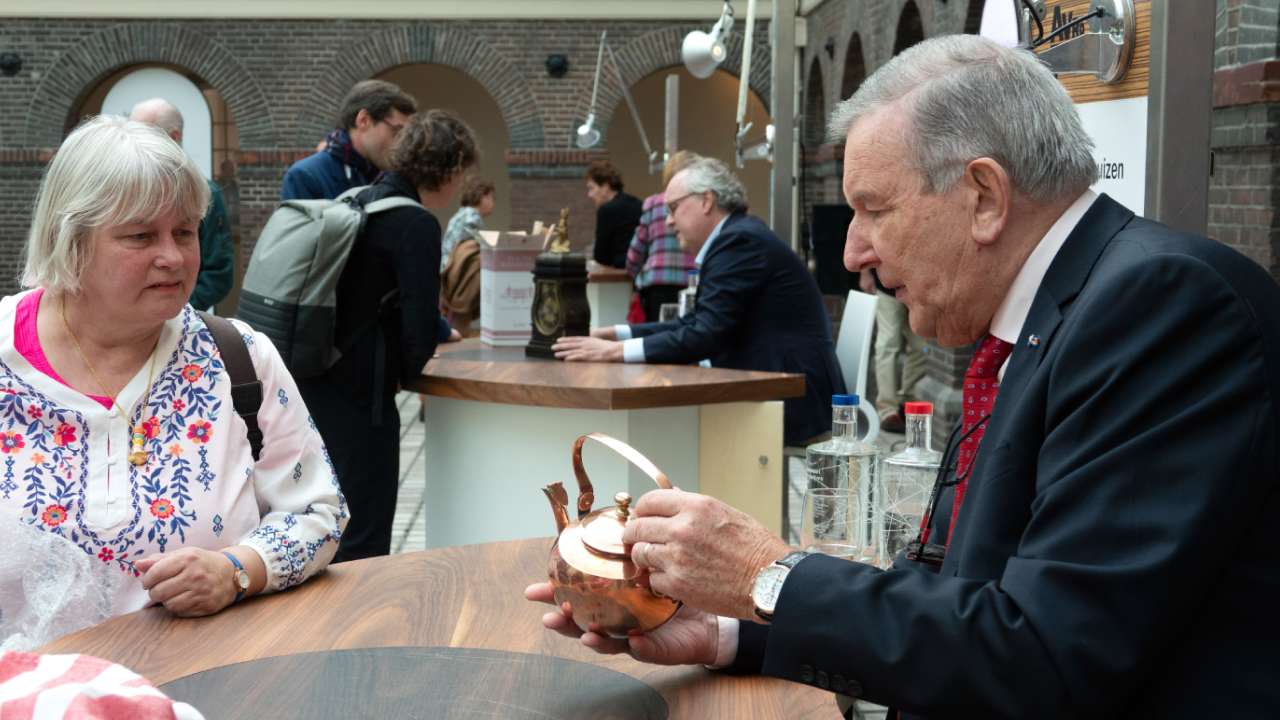 Krijgen de Tussen Kunst & Kitsch-experts een pareltje van Jacob Sang ...