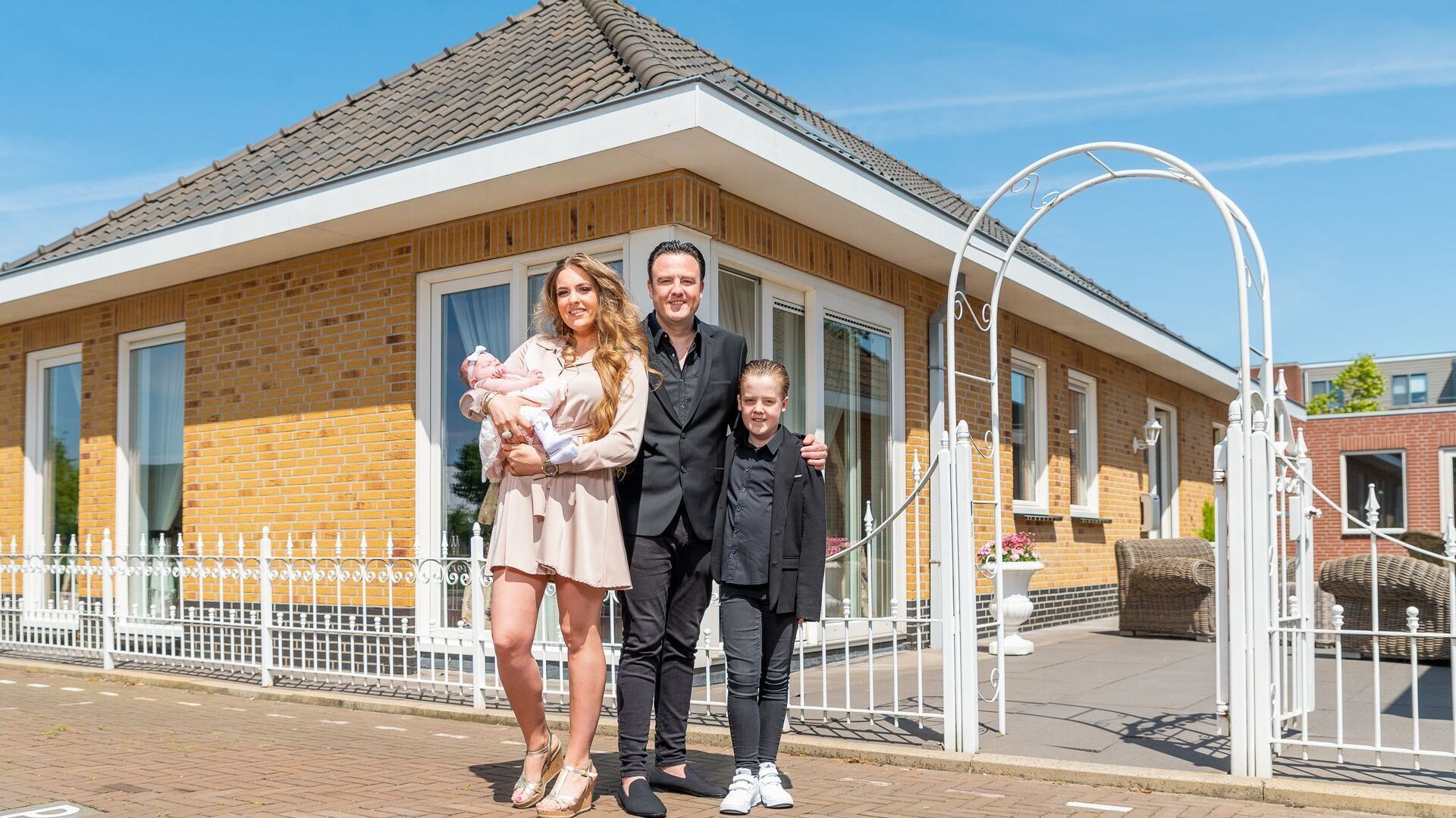 Volkszanger Wesley Ponsen behoorlijk openhartig in Waar Doen Ze Het Van ...