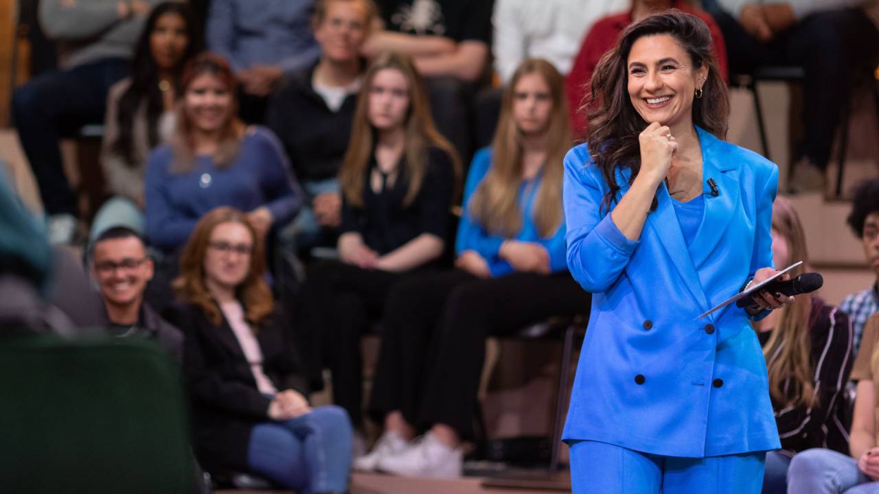 Talkshow Nadia keert terug met wekelijkse uitzendingen - TVgids.nl Talkshow Nadia keert terug met wekelijkse uitzendingen - TVgids.nl