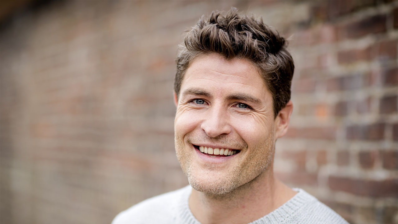 Koert-Jan de Bruijn verkent Italiaans Zwitserland - TVgids.nl