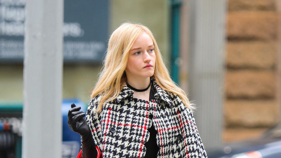 Waargebeurd? De eerste trailer van de nieuwe Netflix-serie Inventing ...