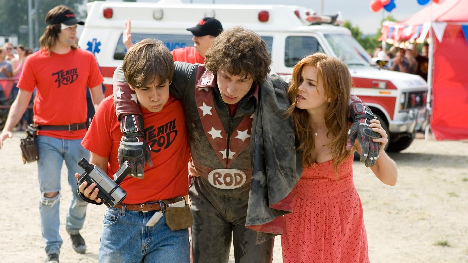 Andy Samberg is niet zo overtuigend als stuntman in Hot Rod - TVgids.nl