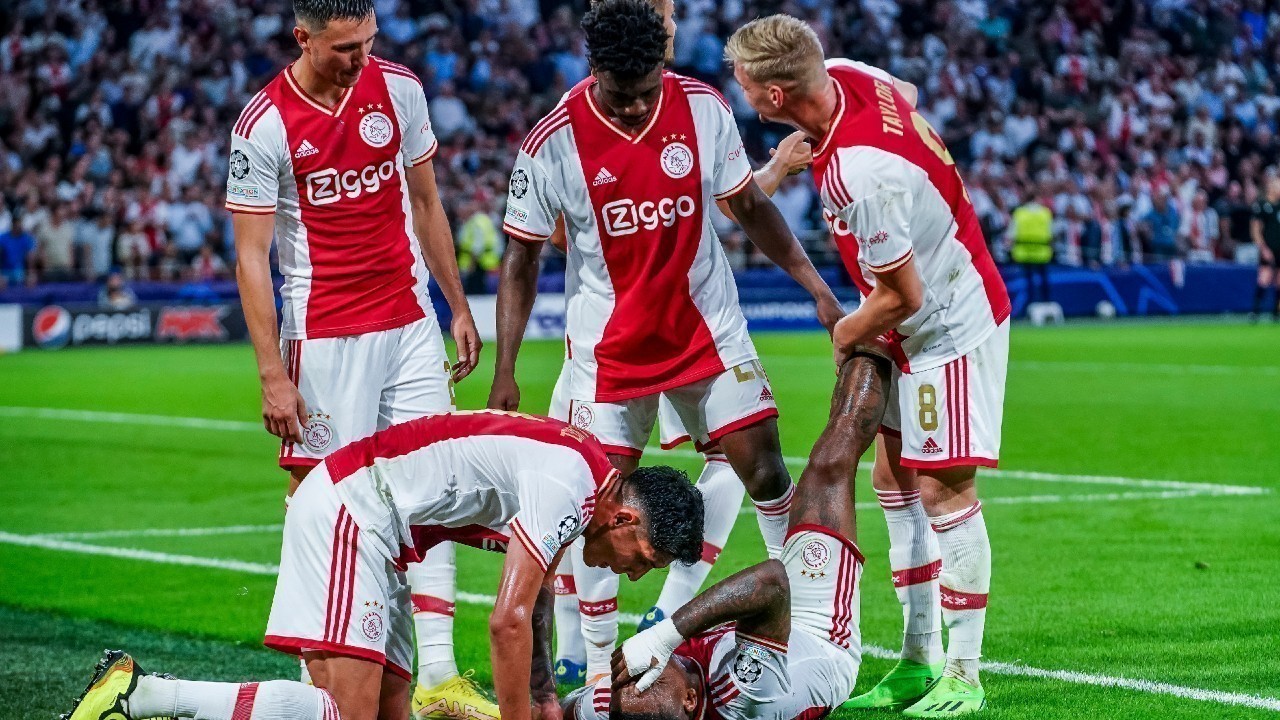 Koploper Ajax naar gehavend Liverpool - TVgids.nl