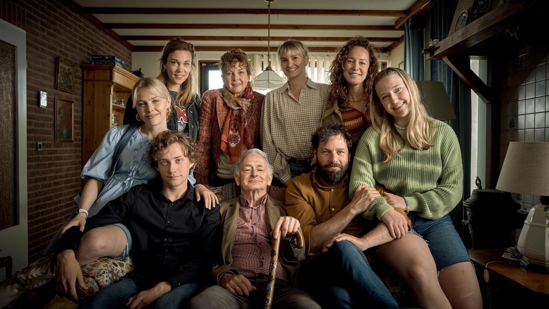 Alles wat je moet weten over de nieuwe Nederlandse dramaserie Woeste Grond - TVgids.nl