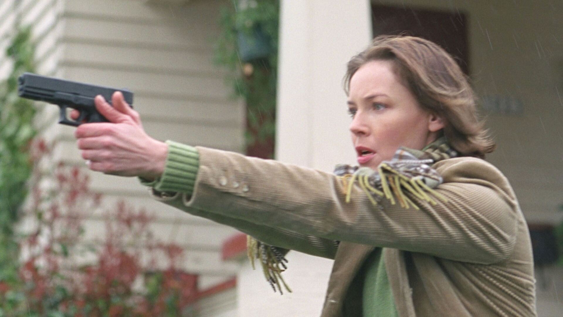 Tommy Lee Jones zoekt Benicio Del Toro in The Hunted - TVgids.nl