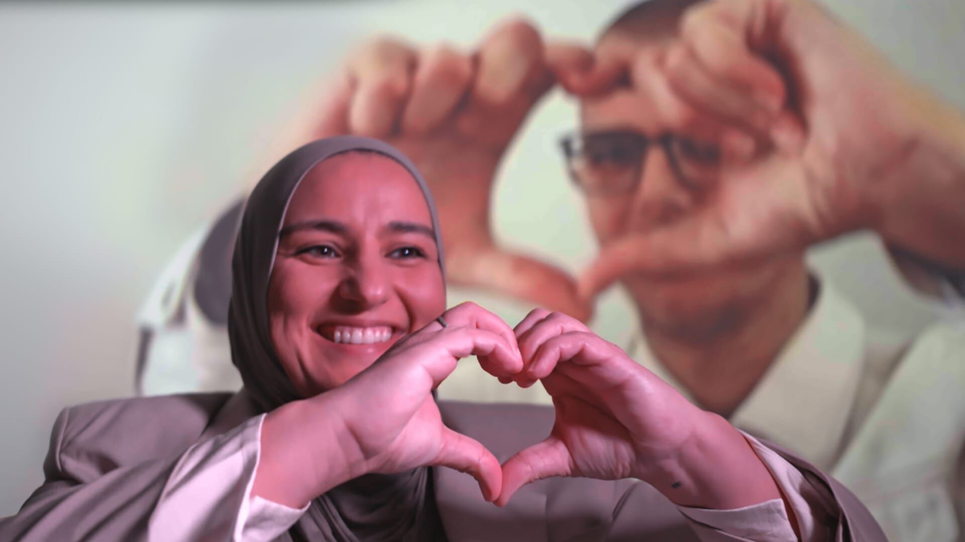 Nora Akachar van start met het tweeluik Brieven uit de kast op NPO 2 - TVgids.nl