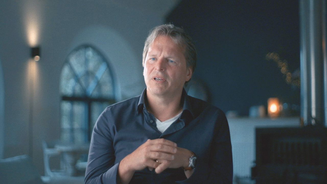 Camille van Gestel speelt open kaart in Het Mondkapjesgoud - TVgids.nl