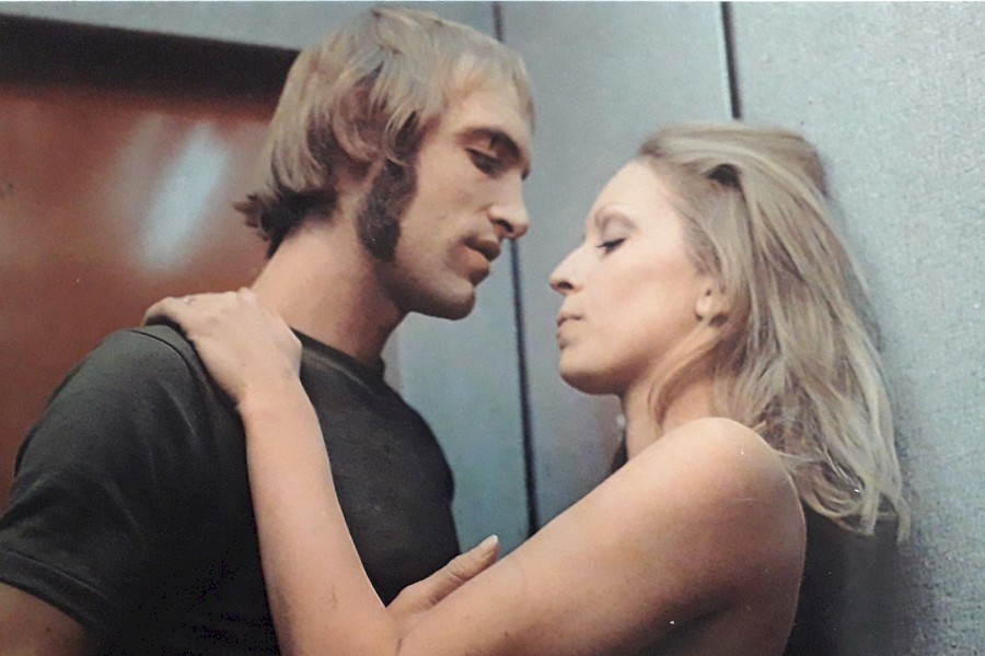 Blue movie (Film, Drama, 1971) kijken - TVgids.nl