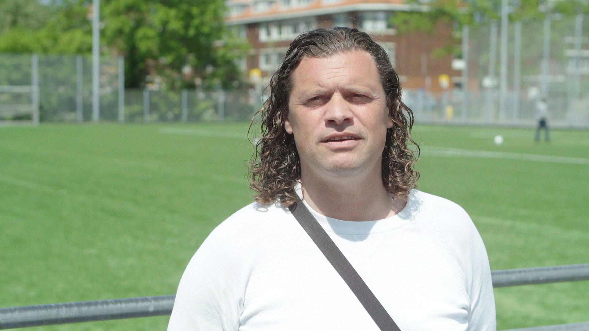 Echte Hagenees Geoffrey van Loenen te zien in De Voetbaltrainer - TVgids.nl