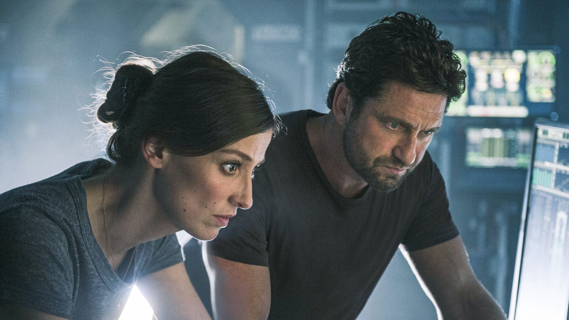 Gerard Butler reist in Geostorm af naar de ruimte om de wereld te ...