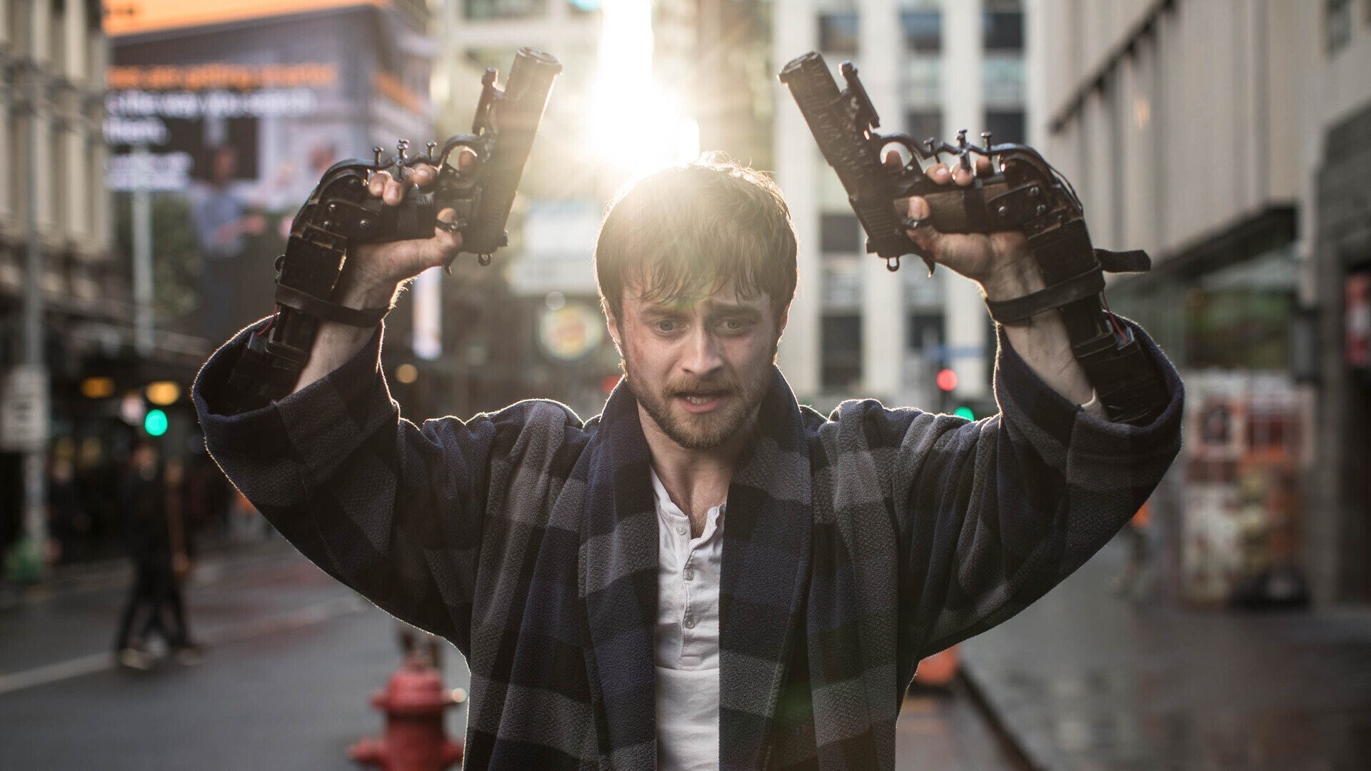Erop of eronder voor Daniel Radcliffe in Guns Akimbo - TVgids.nl
