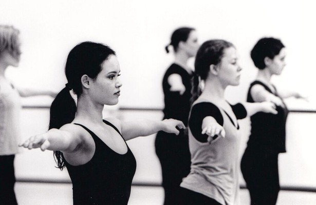 Jaap Jongbloed zoekt danseres Noi Pakon op in Het Mooiste Meisje van de Klas - TVgids.nl